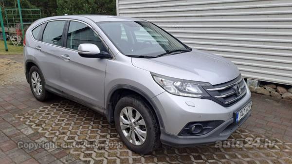Honda CR-V 2014 in Tallinn, with an engine capacity of 1.60 L and mileage of 172 thousand km for 12399 €, photo 1 on AUTOMOTO.COM.LV