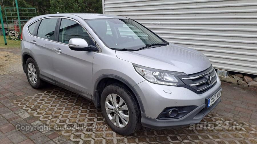 Honda CR-V 2014 in Tallinn, with an engine capacity of 1.60 L and mileage of 172 thousand km for 12399 €, photo 1 on AUTOMOTO.COM.LV