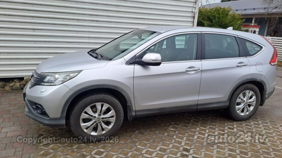 Honda CR-V 2014 in Tallinn, with an engine capacity of 1.60 L and mileage of 172 thousand km for 12399 €, photo 6 on AUTOMOTO.COM.LV