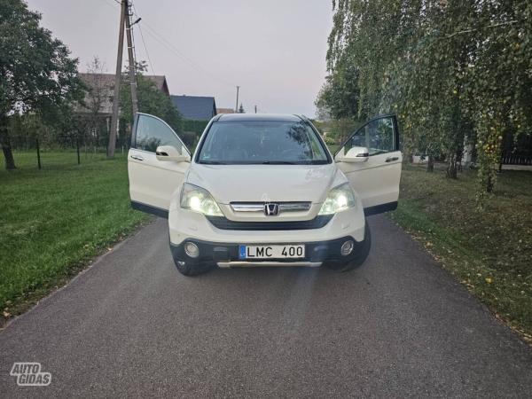 White Honda CR-V 2008 in Marijampole, with an engine capacity of 2.20 L and mileage of 290 thousand km for 6000 €, photo 6 on AUTOMOTO.COM.LV