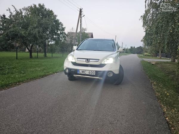 White Honda CR-V 2008 in Marijampole, with an engine capacity of 2.20 L and mileage of 290 thousand km for 6000 €, photo 8 on AUTOMOTO.COM.LV
