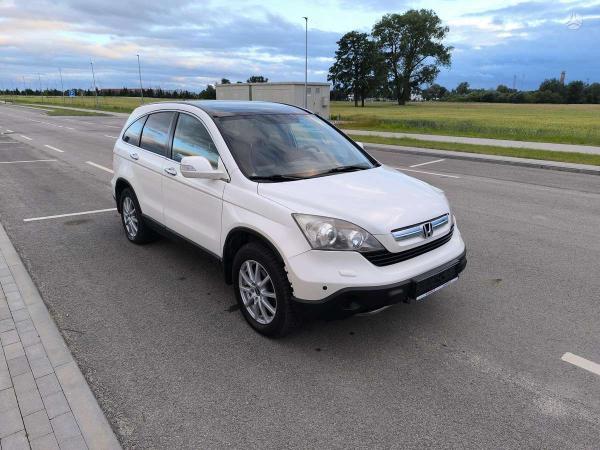 White Honda CR-V 2008 in Marijampole, with an engine capacity of 2.20 L and mileage of 332 thousand km for 4050 €, photo 7 on AUTOMOTO.COM.LV