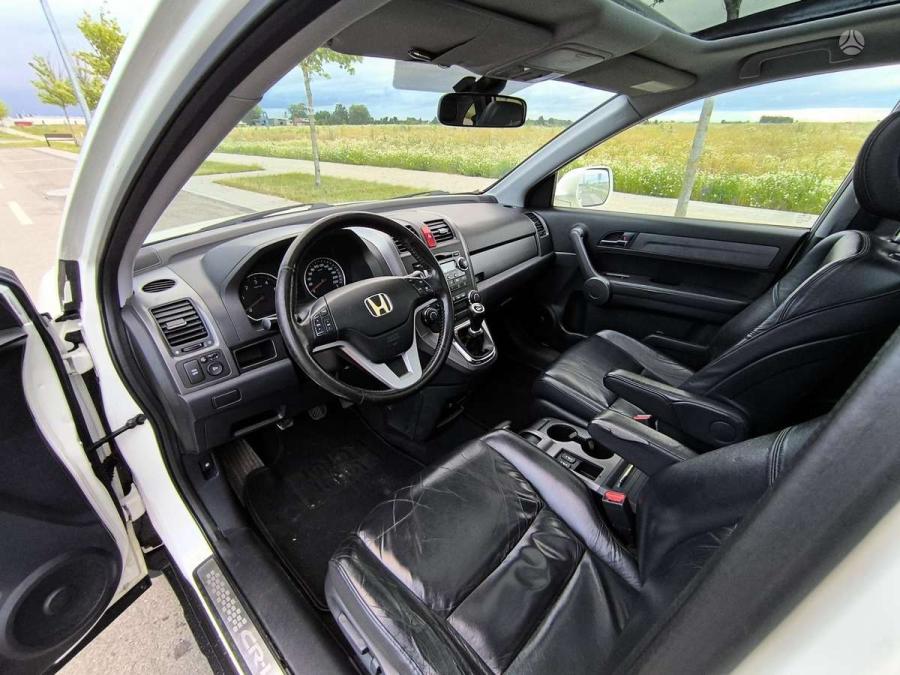 Balts Honda CR-V 2008 Marijampole, ar dzinēja tilpumu 2.20 L un nobraukumu 332 tūkst. km par 4050 €, foto 12 vietnē AUTOMOTO.COM.LV