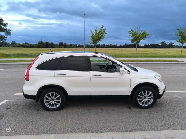 Balts Honda CR-V 2008 Marijampole, ar dzinēja tilpumu 2.20 L un nobraukumu 332 tūkst. km par 3550 €, foto 6 vietnē AUTOMOTO.COM.LV
