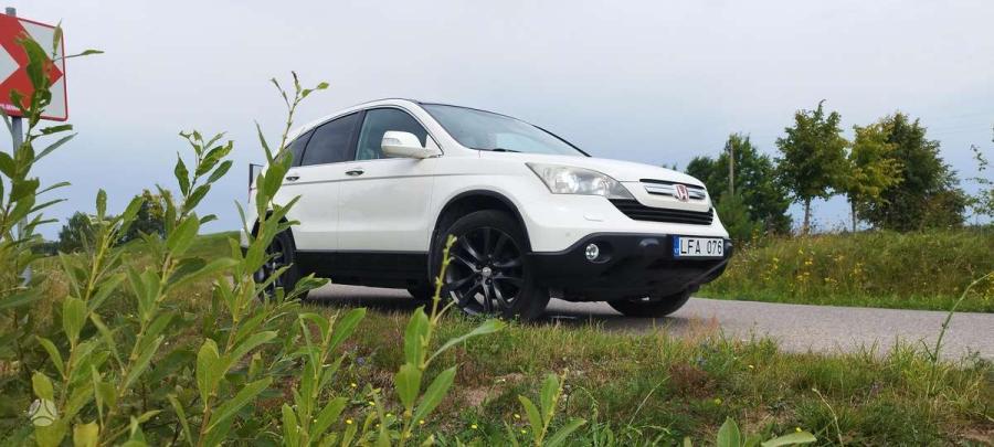 Balts Honda CR-V 2008 Viļņa, ar dzinēja tilpumu 2.20 L un nobraukumu 352 tūkst. km par 6500 €, foto 24 vietnē AUTOMOTO.COM.LV