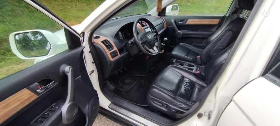 Balts Honda CR-V 2008 Viļņa, ar dzinēja tilpumu 2.20 L un nobraukumu 352 tūkst. km par 6500 €, foto 32 vietnē AUTOMOTO.COM.LV