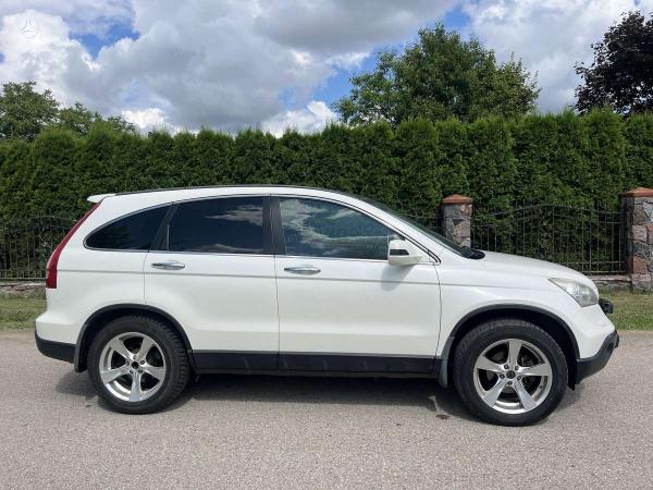 White Honda CR-V 2009 in Kaisiadorys, with an engine capacity of 2.20 L and mileage of 320 thousand km for 2850 €, photo 7 on AUTOMOTO.COM.LV