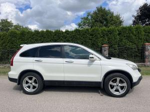 White Honda CR-V 2009 in Kaisiadorys, with an engine capacity of 2.20 L and mileage of 320 thousand km for 2850 €, photo 8 on AUTOMOTO.COM.LV
