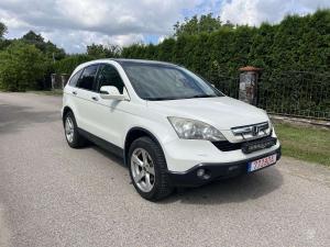 White Honda CR-V 2009 in Kaisiadorys, with an engine capacity of 2.20 L and mileage of 320 thousand km for 2850 €, photo 9 on AUTOMOTO.COM.LV