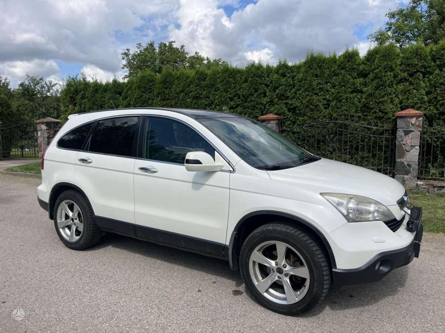 White Honda CR-V 2009 in Kaisiadorys, with an engine capacity of 2.20 L and mileage of 320 thousand km for 2850 €, photo 10 on AUTOMOTO.COM.LV
