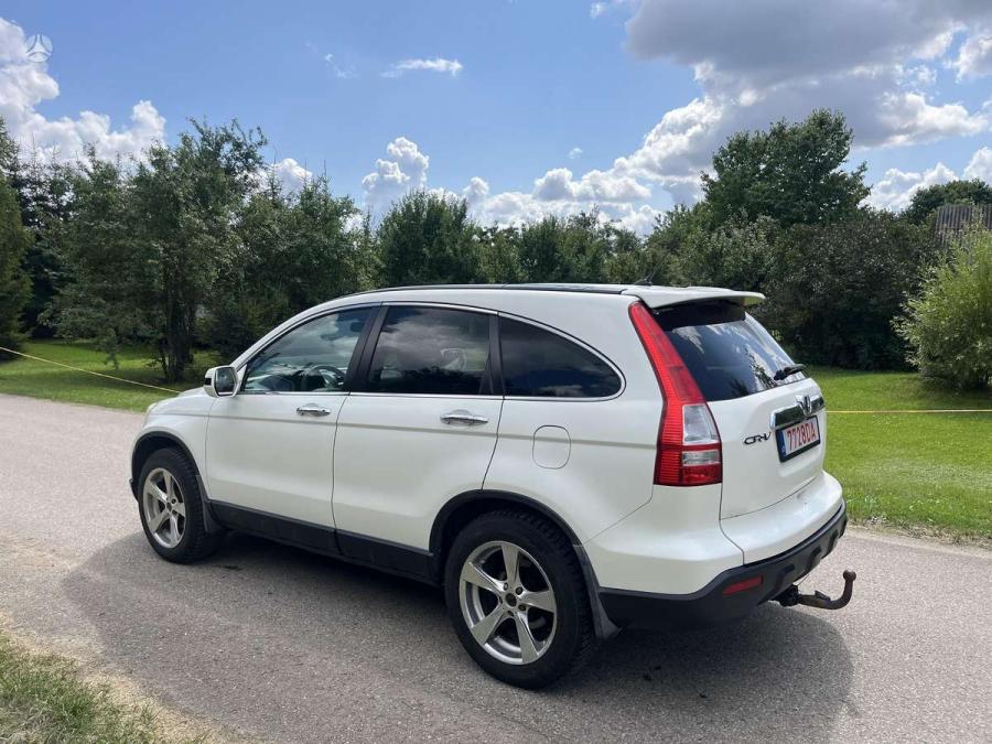 White Honda CR-V 2009 in Kaisiadorys, with an engine capacity of 2.20 L and mileage of 320 thousand km for 2850 €, photo 13 on AUTOMOTO.COM.LV