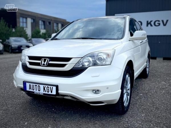 White Honda CR-V 2010 in Vilnius, with an engine capacity of 2.20 L and mileage of 274 thousand km for 7499 €, photo 2 on AUTOMOTO.COM.LV