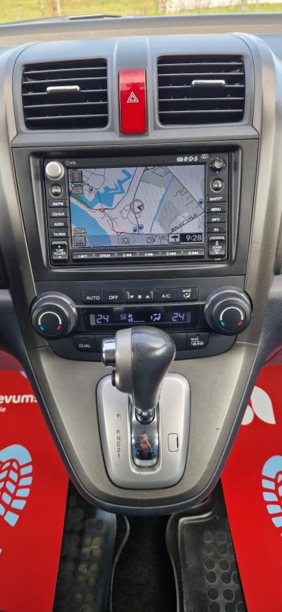 White Honda CR-V 2010 in Riga, with an engine capacity of 2.20 L and mileage of 248 thousand km for 7250 €, photo 27 on AUTOMOTO.COM.LV
