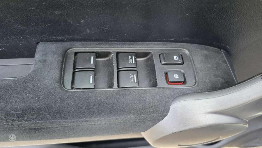 Balts Honda CR-V 2010 Šauļi, ar dzinēja tilpumu 2.20 L un nobraukumu 288 tūkst. km par 6350 €, foto 31 vietnē AUTOMOTO.COM.LV