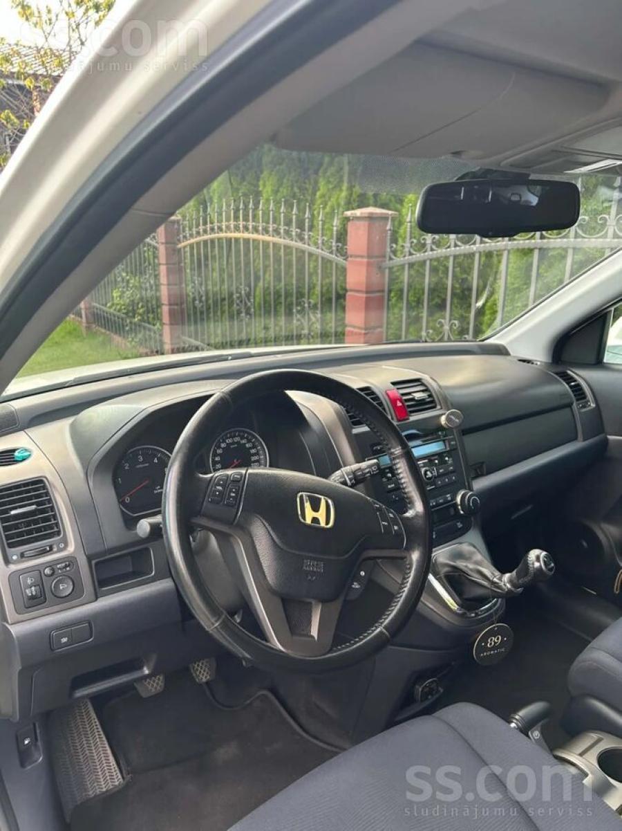 Balts Honda CR-V 2010 Saldus, ar dzinēja tilpumu 2.20 L un nobraukumu 268 tūkst. km par 5500 €, foto 5 vietnē AUTOMOTO.COM.LV