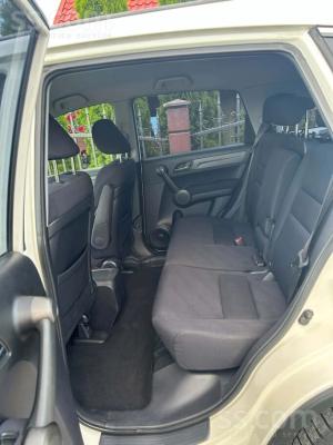 Balts Honda CR-V 2010 Saldus, ar dzinēja tilpumu 2.20 L un nobraukumu 268 tūkst. km par 5500 €, foto 6 vietnē AUTOMOTO.COM.LV