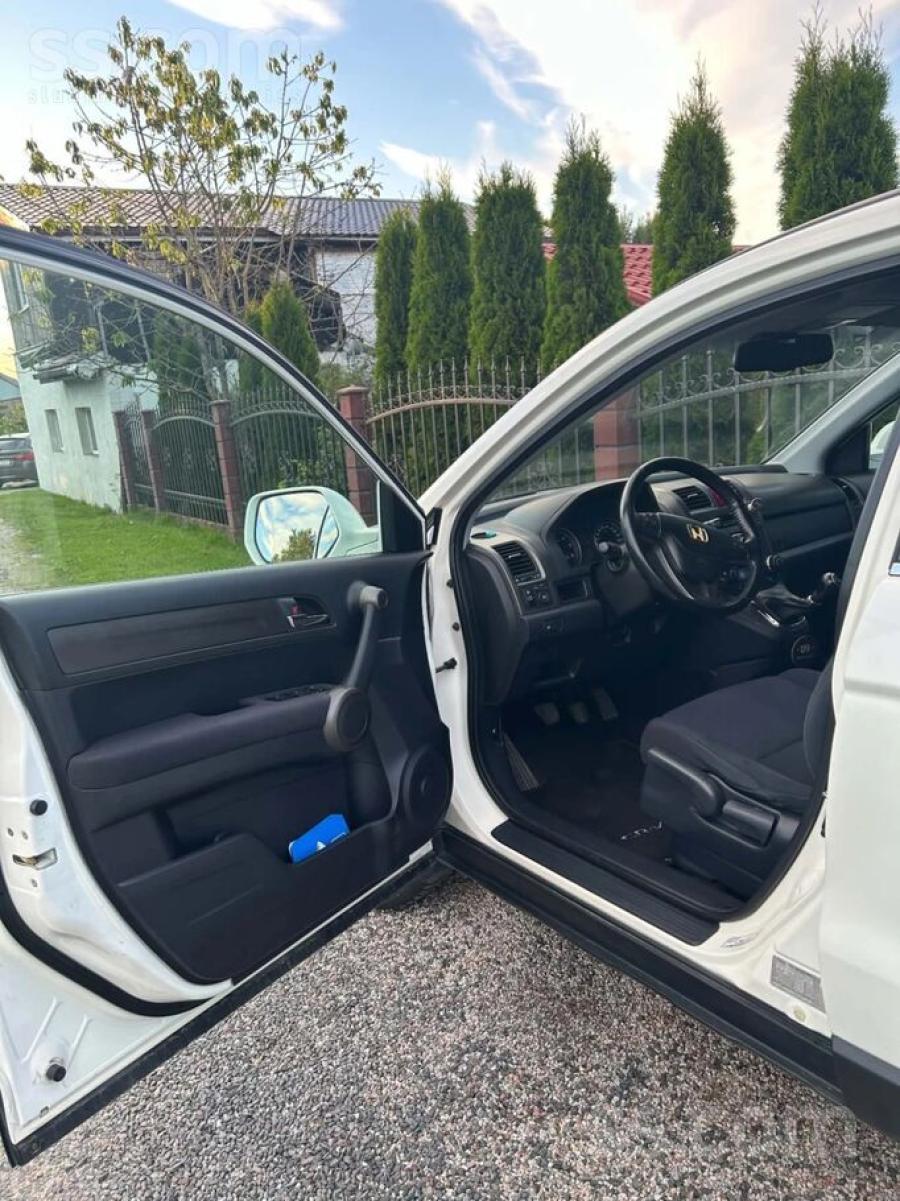 Balts Honda CR-V 2010 Saldus, ar dzinēja tilpumu 2.20 L un nobraukumu 268 tūkst. km par 5500 €, foto 8 vietnē AUTOMOTO.COM.LV