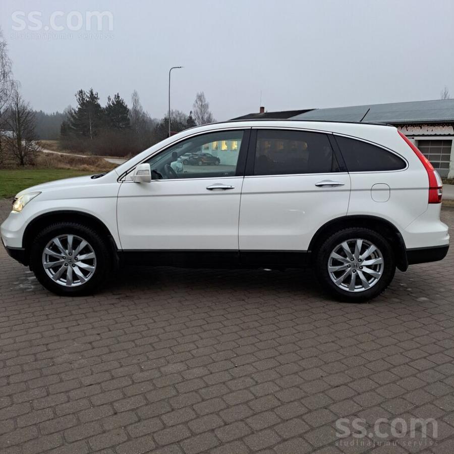 Balts Honda CR-V 2011 Rēzekne, ar dzinēja tilpumu 2.20 L un nobraukumu 0 tūkst. km par 6700 €, foto 2 vietnē AUTOMOTO.COM.LV