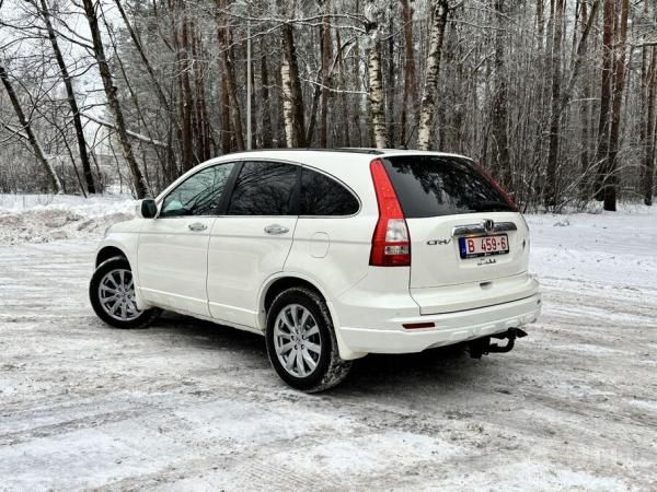 Balts Honda CR-V 2011 Rīga, ar dzinēja tilpumu 2.20 L un nobraukumu 0 tūkst. km par 7990 €, foto 4 vietnē AUTOMOTO.COM.LV