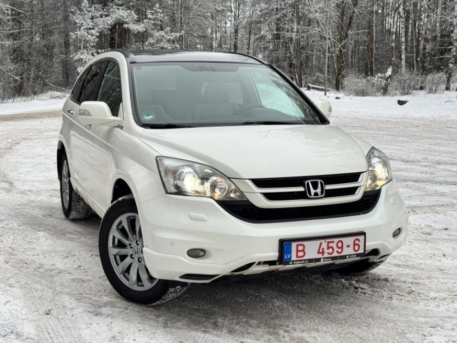 White Honda CR-V 2011 in Riga, with an engine capacity of 2.20 L and mileage of 202 thousand km for 7990 €, photo 25 on AUTOMOTO.COM.LV
