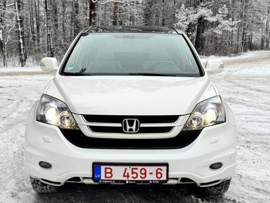 White Honda CR-V 2011 in Riga, with an engine capacity of 2.20 L and mileage of 202 thousand km for 7990 €, photo 32 on AUTOMOTO.COM.LV
