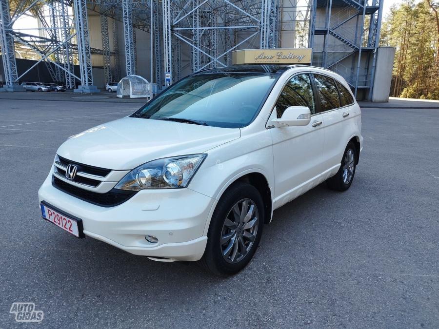 White Honda CR-V 2011 in Druskininkai, with an engine capacity of 2.20 L and mileage of 244 thousand km for 8200 €, photo 1 on AUTOMOTO.COM.LV