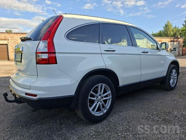 Balts Honda CR-V 2011 Daugavpils, ar dzinēja tilpumu 2.20 L un nobraukumu 233 tūkst. km par 7600 €, foto 3 vietnē AUTOMOTO.COM.LV