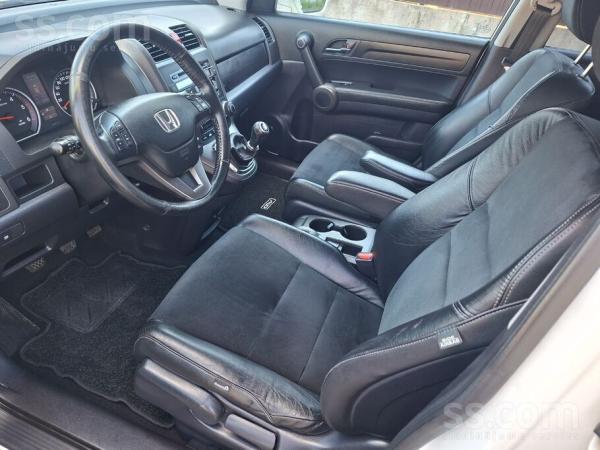 Balts Honda CR-V 2011 Daugavpils, ar dzinēja tilpumu 2.20 L un nobraukumu 233 tūkst. km par 7600 €, foto 7 vietnē AUTOMOTO.COM.LV