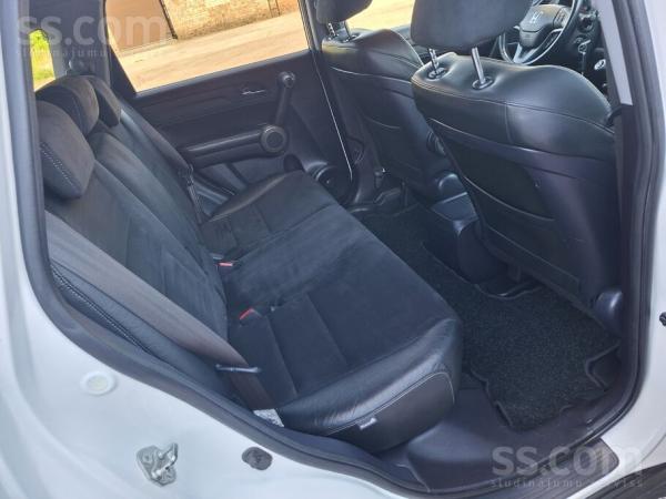 Balts Honda CR-V 2011 Daugavpils, ar dzinēja tilpumu 2.20 L un nobraukumu 233 tūkst. km par 7600 €, foto 10 vietnē AUTOMOTO.COM.LV