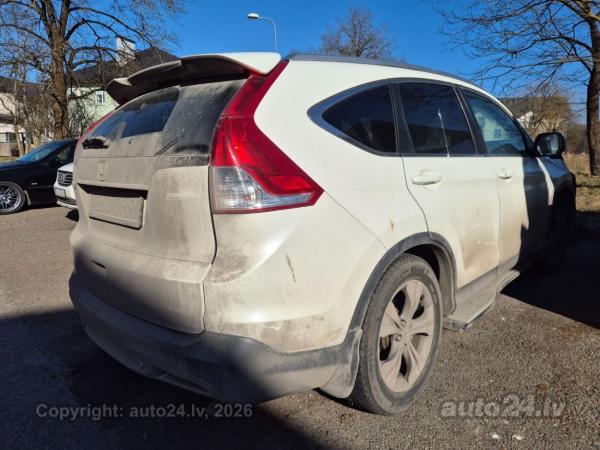 Balts Honda CR-V 2012 Tallina, ar dzinēja tilpumu 2.00 L un nobraukumu 290 tūkst. km par 2999 €, foto 4 vietnē AUTOMOTO.COM.LV