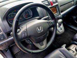 White Honda CR-V 2012 in Vilnius, with an engine capacity of 2.20 L and mileage of 152 thousand km for 9650 €, photo 18 on AUTOMOTO.COM.LV