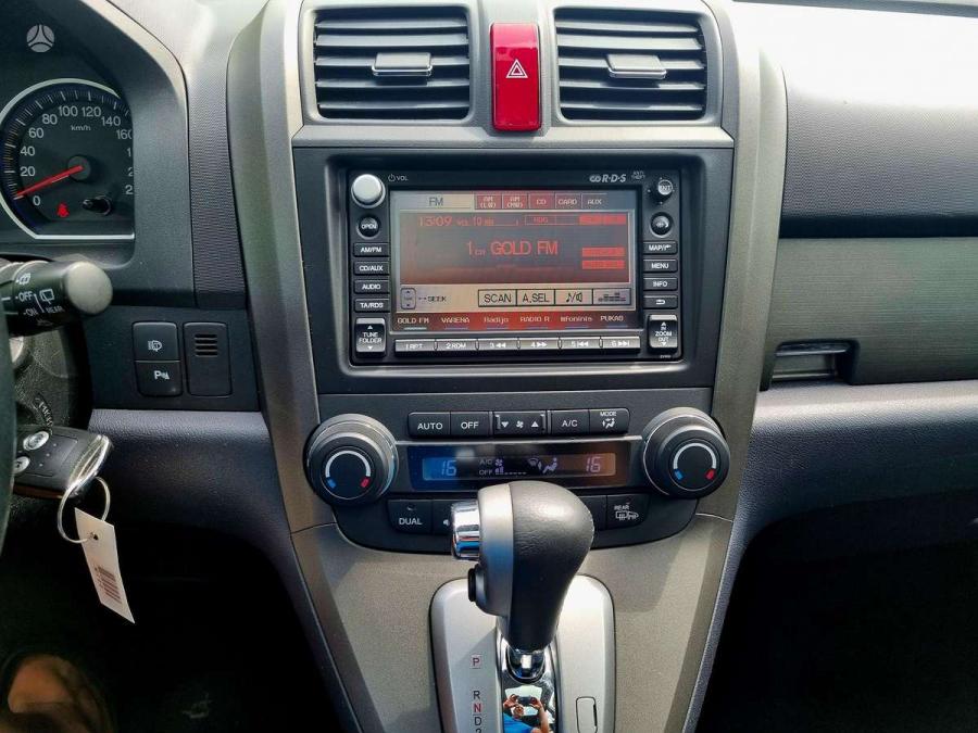White Honda CR-V 2012 in Vilnius, with an engine capacity of 2.20 L and mileage of 152 thousand km for 9650 €, photo 22 on AUTOMOTO.COM.LV
