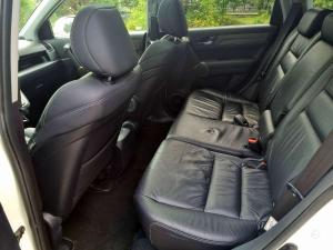 White Honda CR-V 2012 in Vilnius, with an engine capacity of 2.20 L and mileage of 152 thousand km for 9650 €, photo 29 on AUTOMOTO.COM.LV