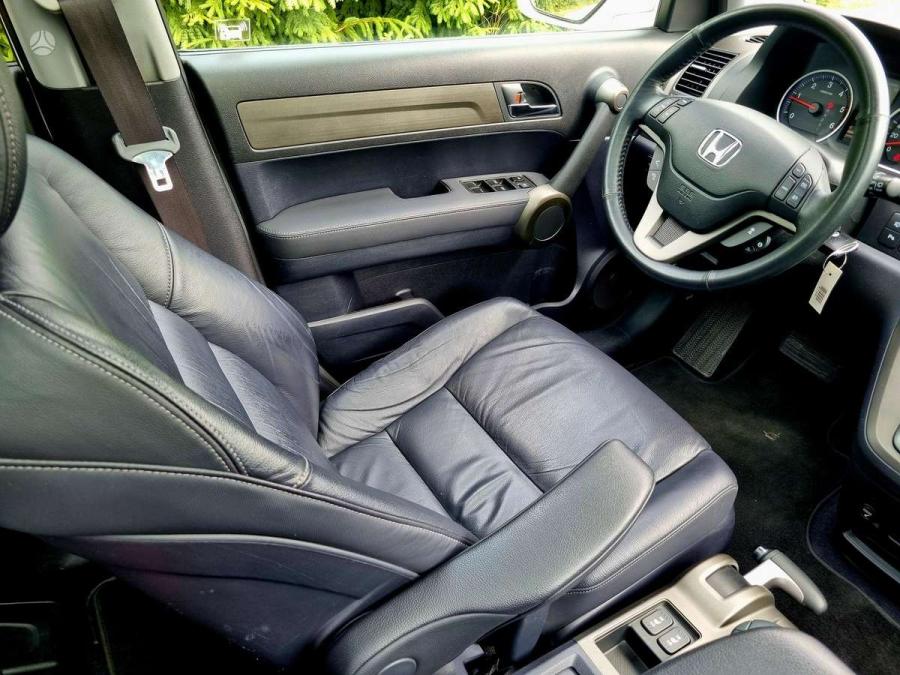 White Honda CR-V 2012 in Vilnius, with an engine capacity of 2.20 L and mileage of 152 thousand km for 9650 €, photo 34 on AUTOMOTO.COM.LV