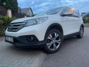 White Honda CR-V 2012 in Vilnius, with an engine capacity of 2.35 L and mileage of 266 thousand km for 8250 €, photo 5 on AUTOMOTO.COM.LV