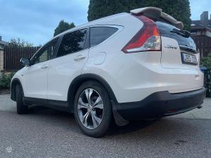 White Honda CR-V 2012 in Vilnius, with an engine capacity of 2.35 L and mileage of 266 thousand km for 8250 €, photo 7 on AUTOMOTO.COM.LV
