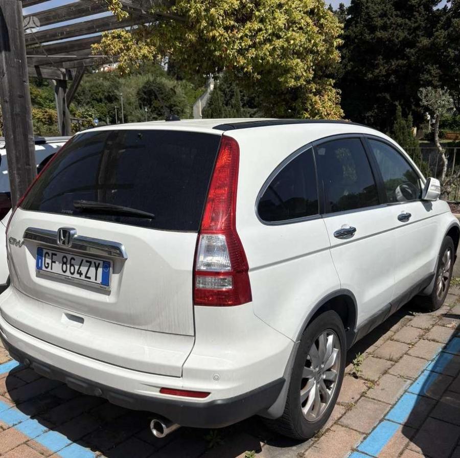 Balts Honda CR-V 2012 Viļņa, ar dzinēja tilpumu 2.00 L un nobraukumu 95 tūkst. km par 11999 €, foto 4 vietnē AUTOMOTO.COM.LV