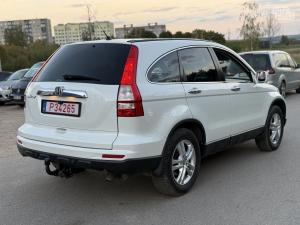 White Honda CR-V 2012 in Alytus, with an engine capacity of 2.20 L and mileage of 220 thousand km for 8499 €, photo 4 on AUTOMOTO.COM.LV