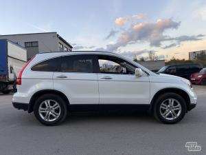 White Honda CR-V 2012 in Alytus, with an engine capacity of 2.20 L and mileage of 220 thousand km for 8499 €, photo 9 on AUTOMOTO.COM.LV