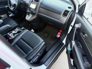 White Honda CR-V 2012 in Alytus, with an engine capacity of 2.20 L and mileage of 220 thousand km for 8499 €, photo 11 on AUTOMOTO.COM.LV