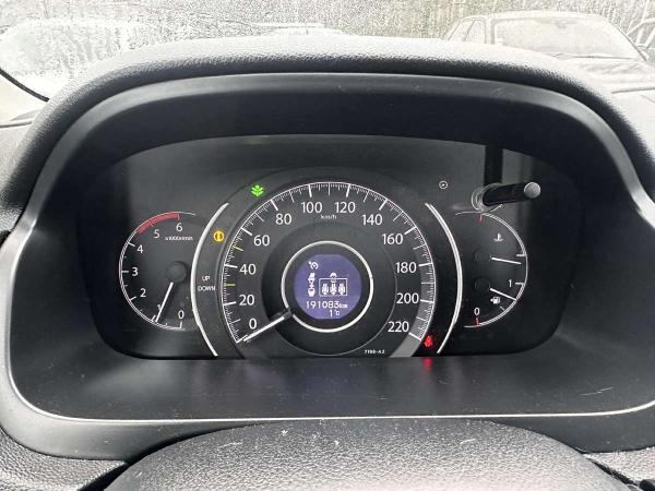 White Honda CR-V 2013 in Taurage, with an engine capacity of 1.60 L and mileage of 191 thousand km for 7500 €, photo 11 on AUTOMOTO.COM.LV
