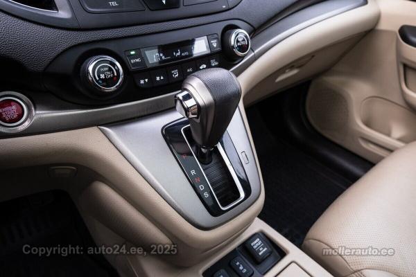 Balts Honda CR-V 2013 Rīga, ar dzinēja tilpumu 2.00 L un nobraukumu 135 tūkst. km par 11990 €, foto 11 vietnē AUTOMOTO.COM.LV
