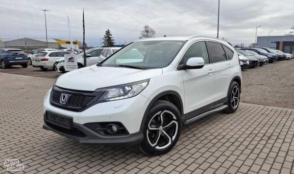 White Honda CR-V 2013 in Marijampole, with an engine capacity of 1.60 L and mileage of 161 thousand km for 10450 €, photo 1 on AUTOMOTO.COM.LV