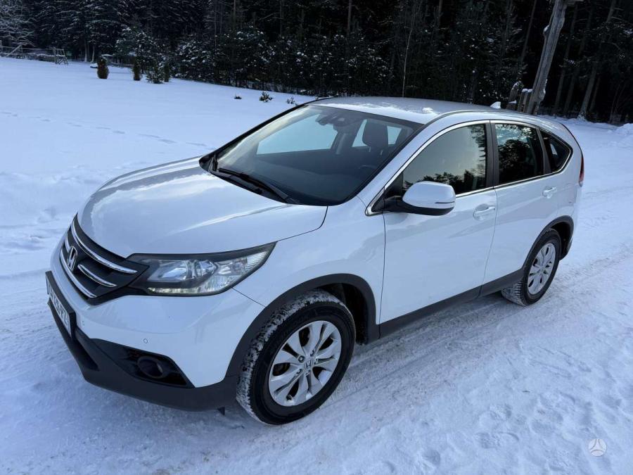 White Honda CR-V 2013 in Taurage, with an engine capacity of 2.20 L and mileage of 291 thousand km for 8000 €, photo 2 on AUTOMOTO.COM.LV