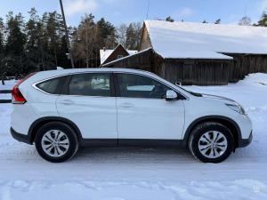 White Honda CR-V 2013 in Taurage, with an engine capacity of 2.20 L and mileage of 291 thousand km for 8000 €, photo 10 on AUTOMOTO.COM.LV