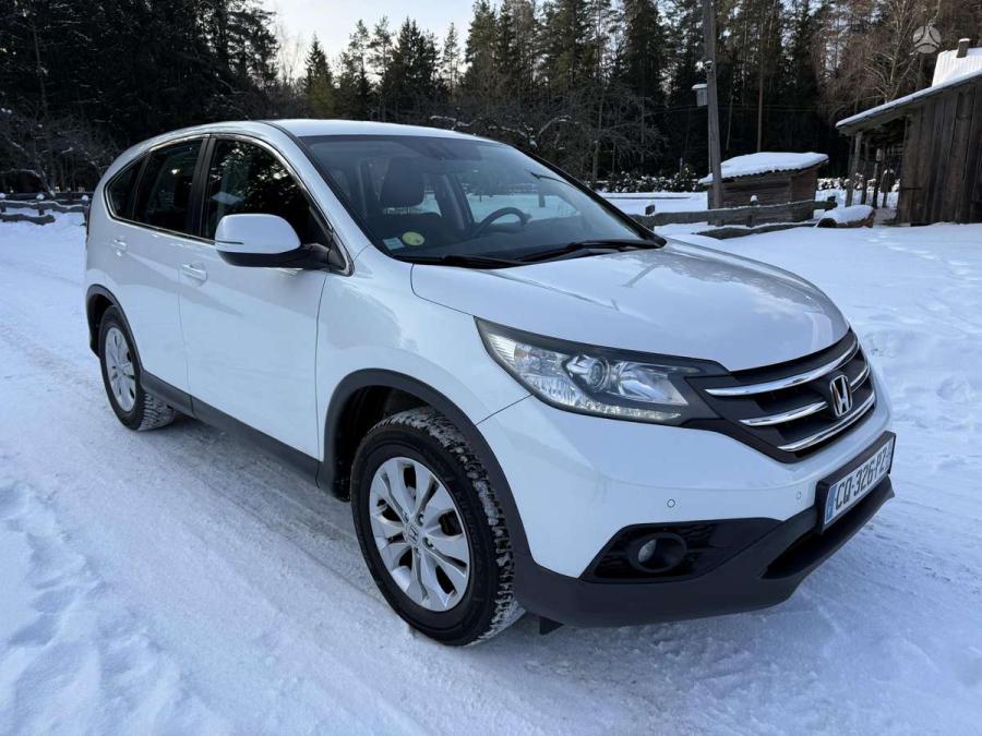 White Honda CR-V 2013 in Taurage, with an engine capacity of 2.20 L and mileage of 291 thousand km for 8000 €, photo 11 on AUTOMOTO.COM.LV