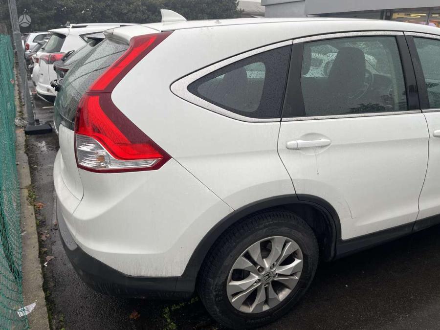 Balts Honda CR-V 2013 Panevēža, ar dzinēja tilpumu 2.20 L un nobraukumu 190 tūkst. km par 9250 €, foto 3 vietnē AUTOMOTO.COM.LV