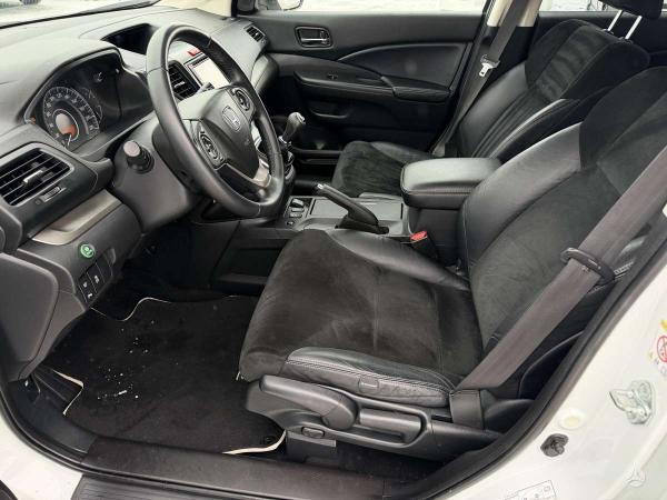 White Honda CR-V 2013 in Vilnius, with an engine capacity of 2.20 L and mileage of 169 thousand km for 11999 €, photo 11 on AUTOMOTO.COM.LV