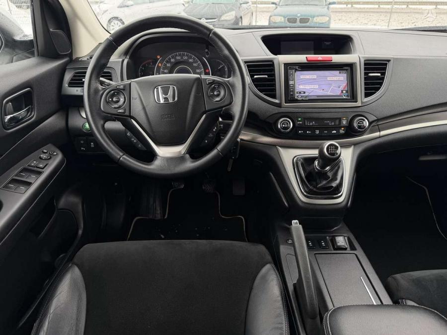 White Honda CR-V 2013 in Vilnius, with an engine capacity of 2.20 L and mileage of 169 thousand km for 11999 €, photo 12 on AUTOMOTO.COM.LV