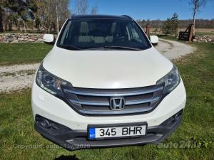 White Honda CR-V 2013 in Kuressaare, with an engine capacity of 2.00 L and mileage of 149 thousand km for 12500 €, photo 3 on AUTOMOTO.COM.LV